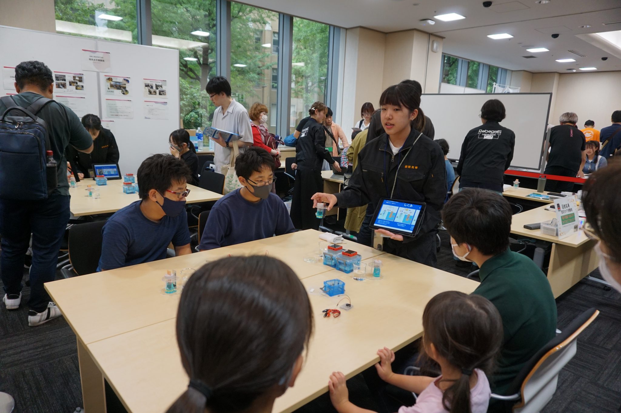 高専機構主催入試広報イベント「国公私立高専合同説明会（KOSEN FES）2024」に出展しました - 函館工業高等専門学校